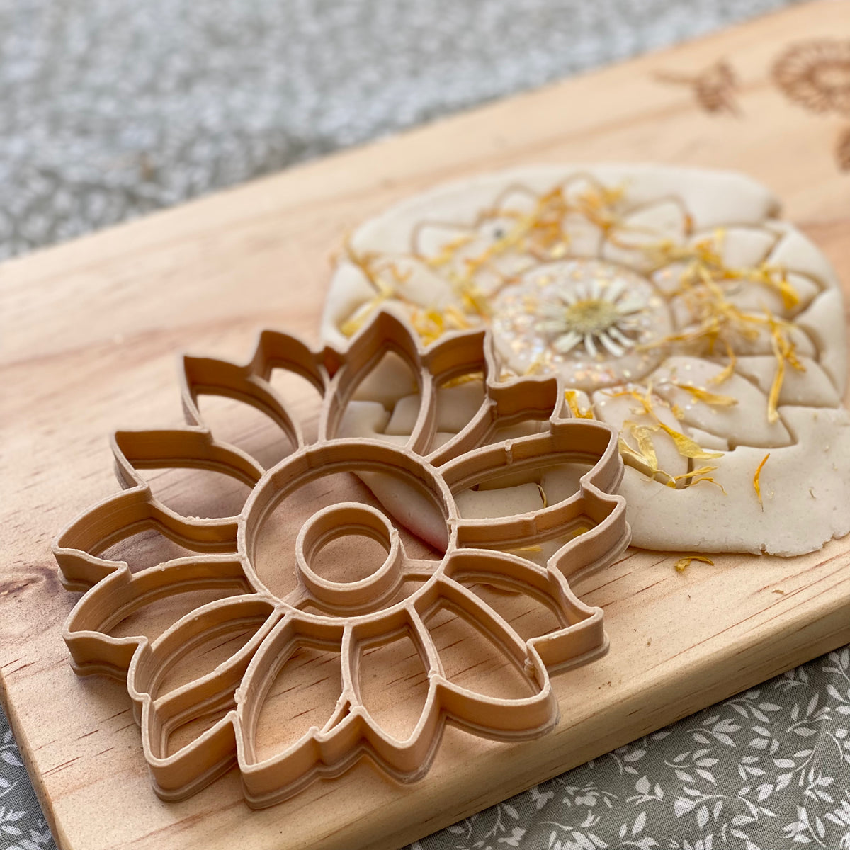 Sunflower Eco Cutter | Little Wild & Green
